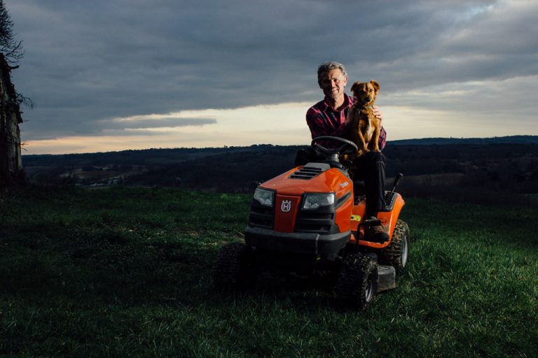 This is Steve, Steve the Gardener in France - Colin Usher Photographe